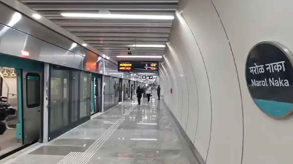 Marol Naka Metro Station Andheri on Mumbai Metro Blue Line
