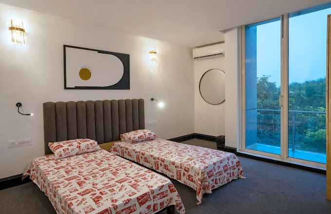 Your space Hostel pg for girls in South Tukoganj, Indore